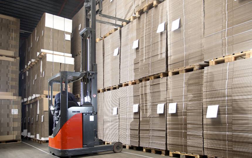 Guide to Material Handling Equipment | Types of MHE - MasterMover